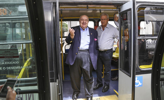 Greca acompanha volta da linha direta de ônibus Colombo-CIC